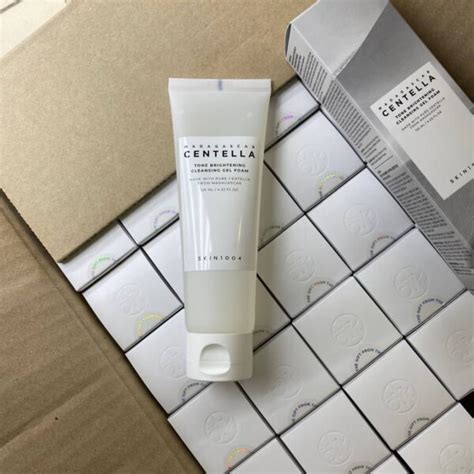 Skin1004 Madagascar Centella Tone Brightening Cleansing Gel Foam осветляющая гель пенка для