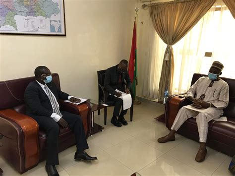 Lambassadeur Gouba Reçoit Le Chef De La Cellule De Liaison De Lunowas