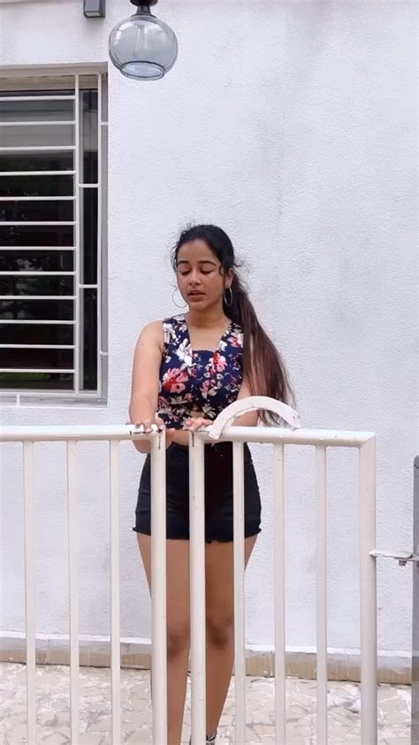 Cute Indian Girl R Beautiful Girls Video