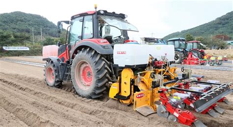 부안군 농업기술센터 팥 생산 기계화 기술 현장 연시회 개최