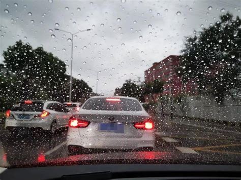 温馨提示 雨天行车这些事项要注意 西部网（陕西新闻网）