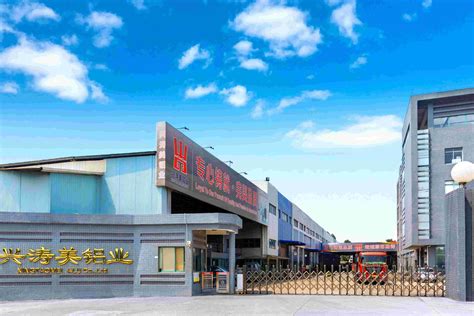 Производители и поставщики алюминиевых профилей перегородок Китайская фабрика алюминиевых