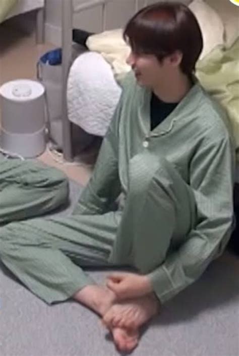 Sung Han Bins Feet