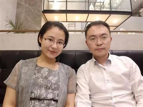 董宇辉泪奔，原京东财务副总裁，渐冻症患者蔡磊：等我好了拥抱你抑郁症新浪新闻