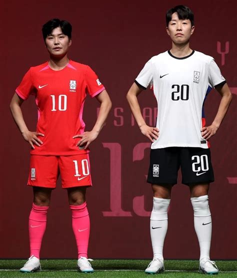 더쿠 축구 나이키 디자인팀에서 만든 대한민국 여자축구 대한민국 남자축구 유니폼훈련복 차이