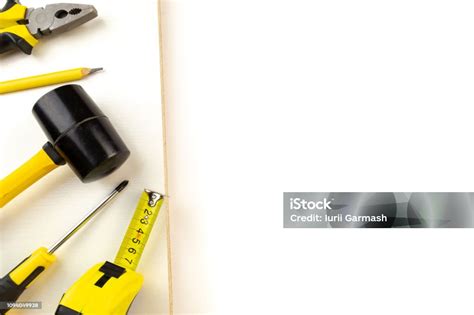 목재 가구 조립 준비 어셈블리 복사본에 대 한 공간을 화이트 보드에 부품의 평면도 배열 그룹 Diy 개념에 대 한는 장비 0명에 대한 스톡 사진 및 기타 이미지 Istock