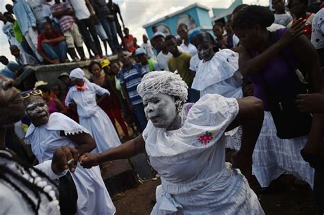 Inside Fête Gede Haitis Day Of The Dead Celebration Graphic Photos Travel Noire