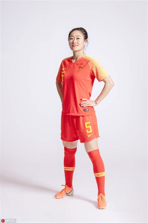 中国女足世界杯创意写真曝光 铿锵玫瑰敢耀法兰西 搜狐大视野 搜狐新闻