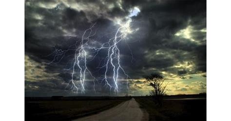 Валежите в северозападните райони продължават и утре реките се покачват