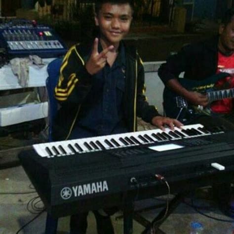 Stream Gilang Keyboard Music Listen To Songs Albums Playlists For
