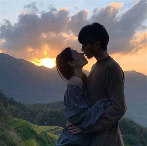 情侣头像成熟稳重大气一男一女 30岁成熟稳重的情侣头像 12 张 情侣头像 刻爱头像网