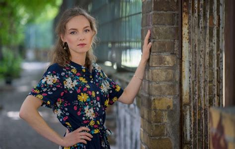 Download Wallpaper Face Model Cutie Veronica Section Girls In Resolution 5925x3883