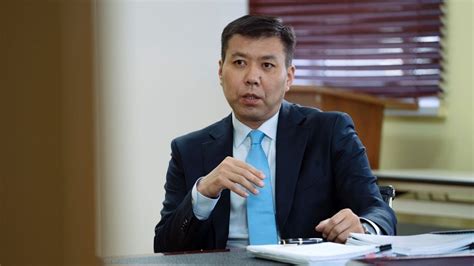 Б Энхбаяр Б Ганхуягийг нүүрсний сонсголд гэрчээр оролцуулах эсэхийг одоо шийдэхгүй