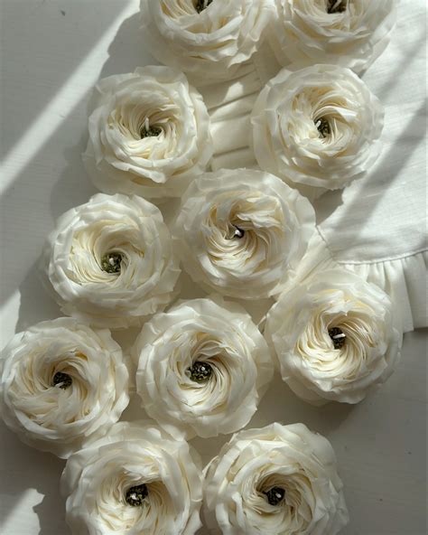 Magnolia ~ свечи цветы обучение Magnolia Candlesss • Instagram Photos And Videos