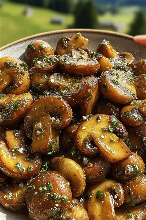 Sautéed Mushrooms With Garlic Butter