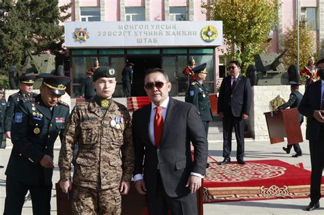 Монгол Улсын Ерөнхийлөгч Х Баттулга Зэвсэгт хүчний Жанжин штабт ажиллалаа