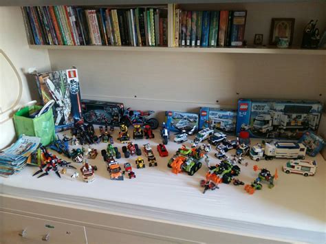 Продам коллекцию Лего