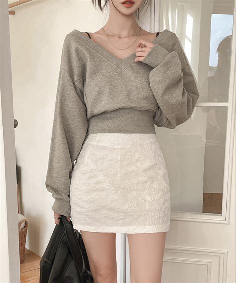 러브썸원 올브 투웨이 브이넥 코튼 크롭 맨투맨2차 재진행