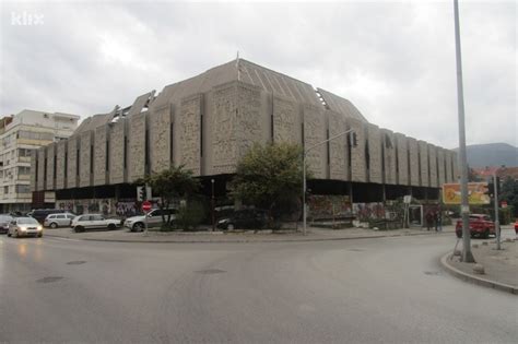 Zgrada Bivšeg Razvitka U Mostaru Pred Obnovom I Povratkom Domova Za 60