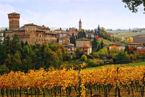 First-Taste Guide to Lambrusco | Italian Wine | Opening a Bottle