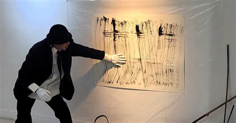 맨발 신발 손바닥 온 몸으로 그린 그림들