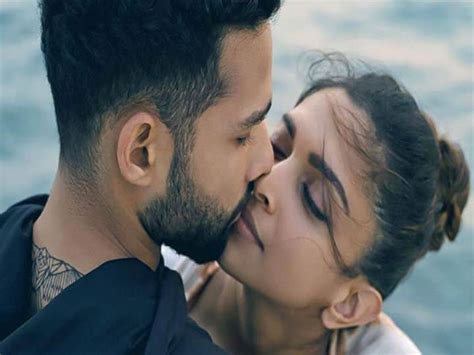 Gehraiyaan Intimate Scene Between Deepika Padukone And Siddhant Chaturvedi This Trick Was