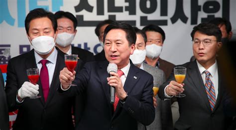 與 지지층 당대표 지지도나경원 307 김기현 188 한길리서치