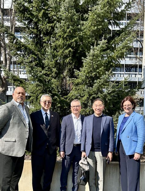 In Bonn With Tadano Ltd ‘s Noriaki Yashiro Silke Lappe Dirk Bickel And Samuel Gordon “muss Es