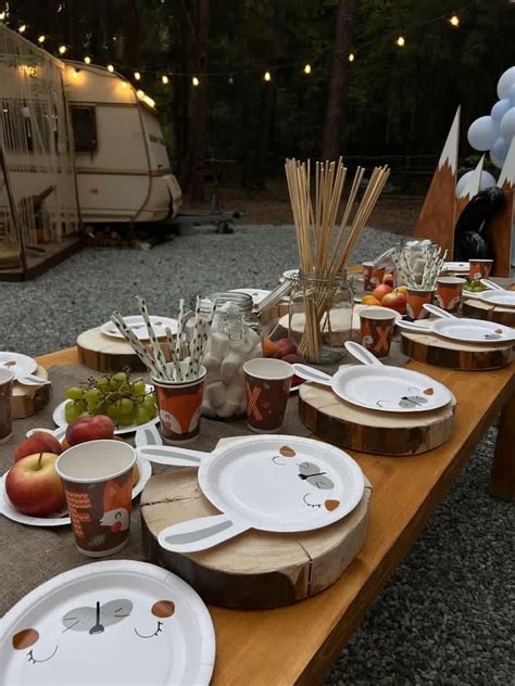 Декор стола для детского праздника Детский праздник Одноразовая посуда Праздник