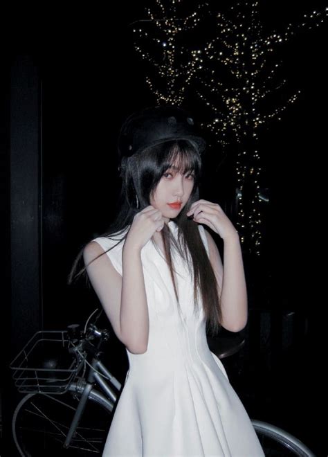 Ghim của Jennie trên Yu shuxin Esther Yu Dép Hình ảnh Diễn viên