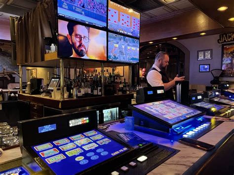 The Mint Tavern Updated June 2026 192 Photos And 95 Reviews 332 W