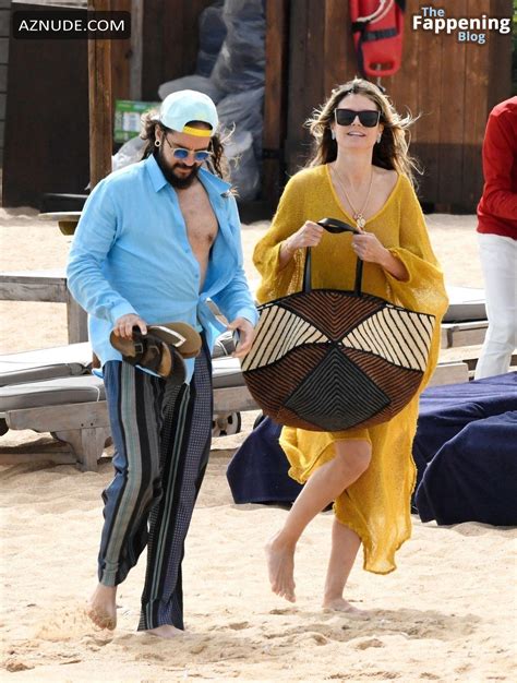 Heidi Klum Bares All In Nude Sardinia Beach Photos Aznude