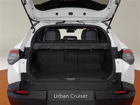 Autozone الكشف الرسمي عن تويوتا اوربن كروزر الكهربائية بالكامل بمدى 500 كم بالشحنة الواحدة