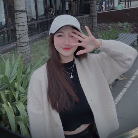 Cindy Yu Yiii 117 Threads Say More