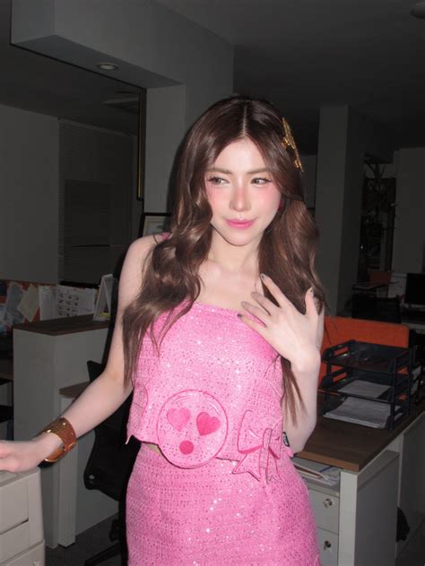 តុបតែងបែបនេះ សុខ ពិសី បង្ហាញភាពស្រស់ស្អាត គួរឲ្យស្រលាញ់ Khmerload Cambodia Latest News