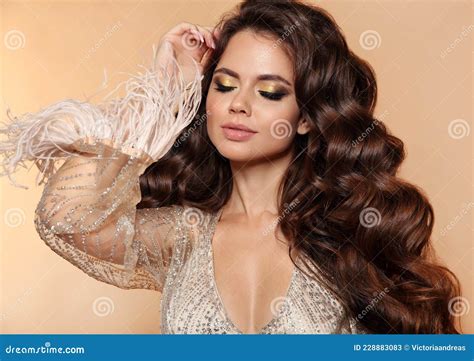 Beautiful Wavy Hairstyle Beauty Fashion Brunette Woman Portrait