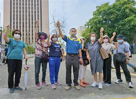 陳致中報到入監 支持者為他加油打氣圖 中央通訊社 Line Today