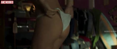 Nackte Oksana Tkach In The End Of Innocence