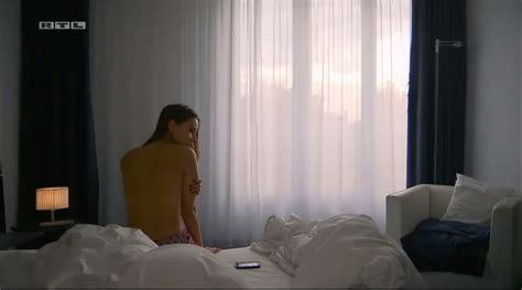 Janina Uhse Nuda Anni In Gute Zeiten Schlechte Zeiten