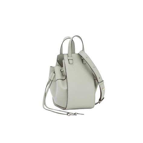 로에베 미니 해먹 드로우스트링백 클래식 카프스킨 애쉬 그레이 31430v07 1760 Loewe 슈프라이즈