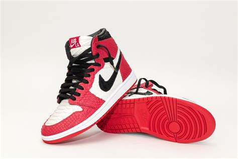Custom Python Jordan 1 Chicago Custom FEELGOOD THREADS