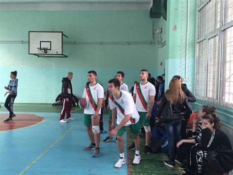 „Ученически игри 2015 2016 състезания по волейбол Район Връбница