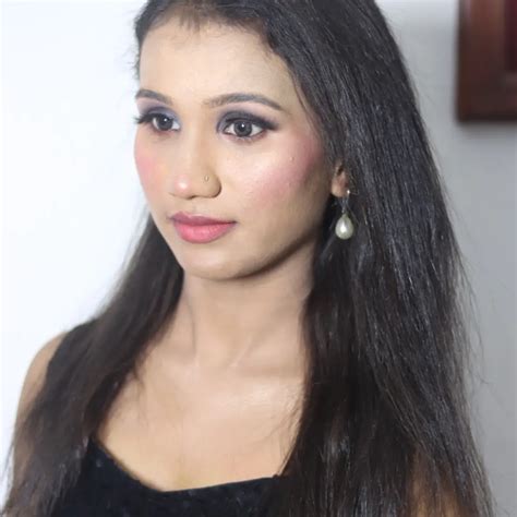 Aasha Dhasalbhosale Aashamakeupartistry • Instagram Photos And Videos