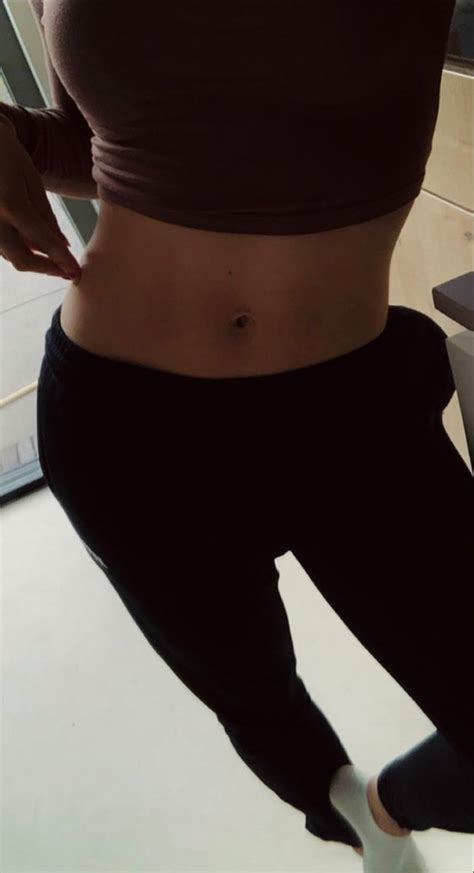 Crop Tops Women Fashion Moda Fashion Styles Fashion Illustrations Cropped Tops Crop Top