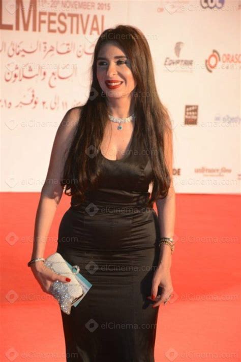 بالفيديو دينا تكشف العديد من أسرارها بـ100 سؤال وحسام أبو الفتوح يفاجئها خبر