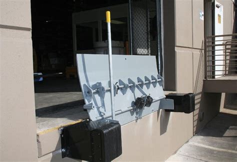 KM Series Mechanical Edge Of Dock Leveler