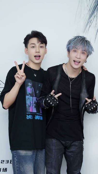 薛之谦 跟耳机里心心念的老薛合照，是我不敢幻想的画面，得以实现，倍感珍惜。期待有一天薛老师来潮汕开演唱会哈哈 潮汕 陆丰甲子 Youtube