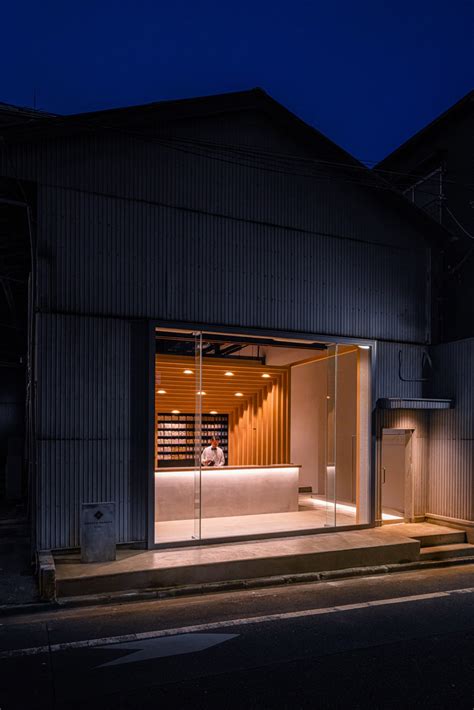 Tokyo Warehouse Revamped Into Koffee Mameya Kakeru Cafe