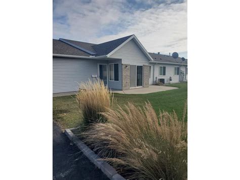 3518 7th Street S Moorhead Mn 56560 Mls 6309520 Edina Realty