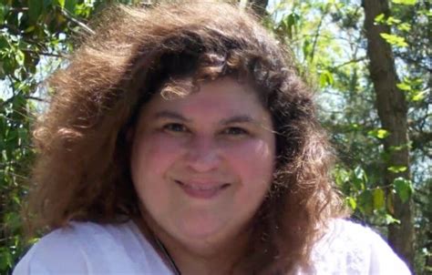 Exploring The Life Through Dee Dee Blanchard Pictures